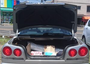 R34 4ドアセダン トランク交換 純正リアスポイラーリアウイング 取り付け スカイライン ER34 ENR34 HR34 | R34 ...